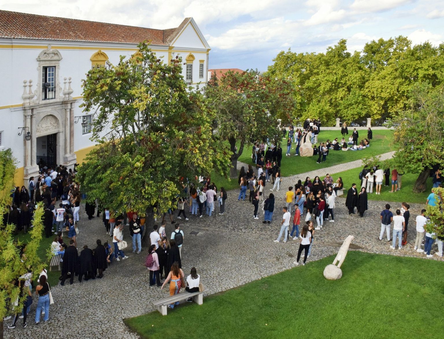 Recepção aos novos alunos decorreu na Universidade de Évora - Portal ...